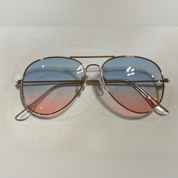 Accessories | Nwt Gold Frame Blue And Red Lenses Aviator Sunglasses ...